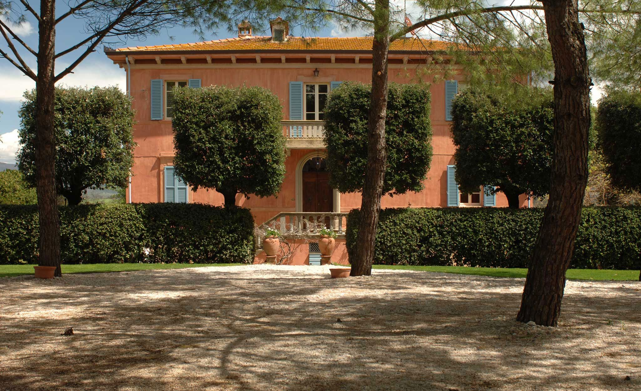 Relax Under the Tuscan Sun at Italy’s Quaint Villa Fontelunga