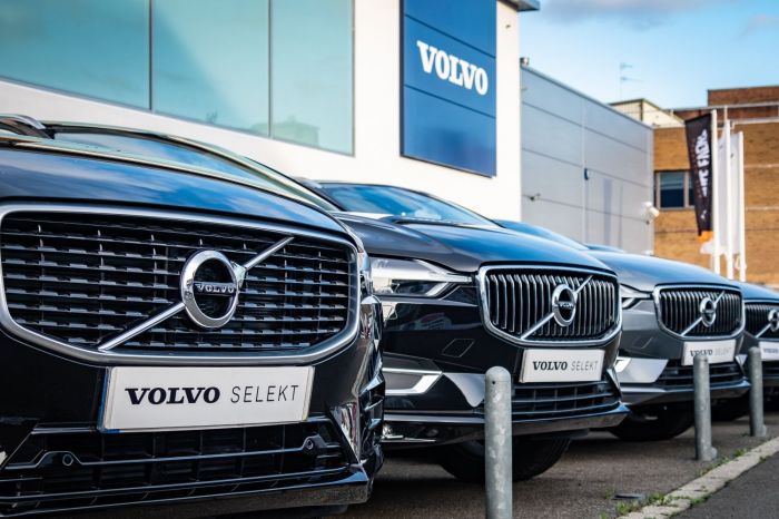 Unveiling Elegance: The Opulent World of Luxury Car Leasing and ...